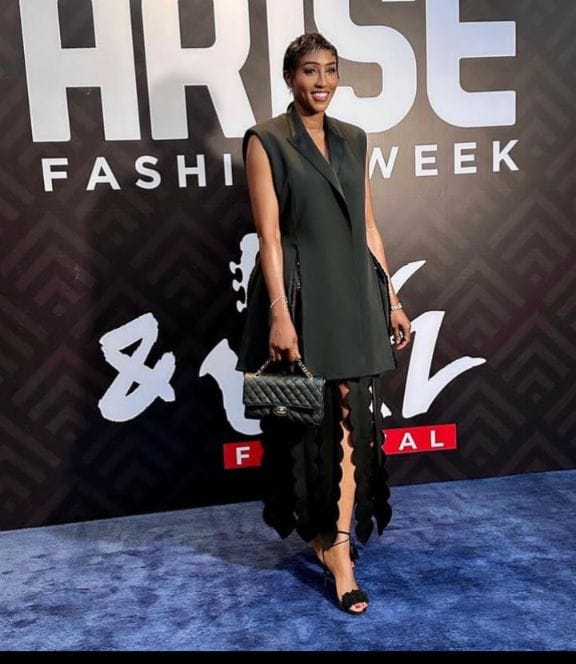 WHAT TO WEAR TO A FASHION SHOW– Vane Style International